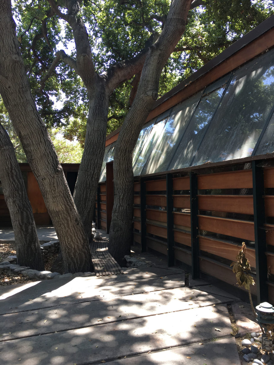 Visit to Lautner’s J.W. Schaffer House